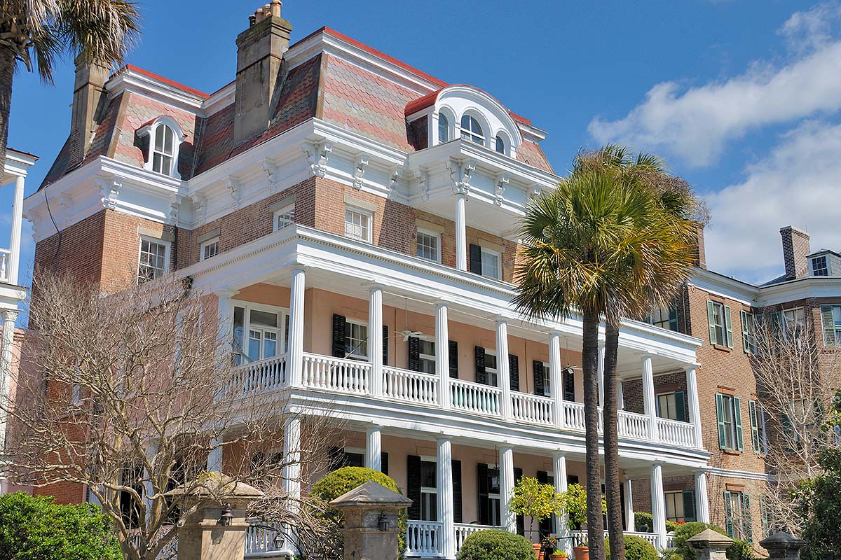 Charleston Haunted Sites and Cemeteries To Visit